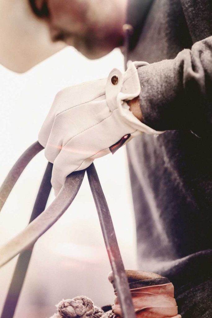 377 Gunslinger Canadian roper style glove with snap back closure ...